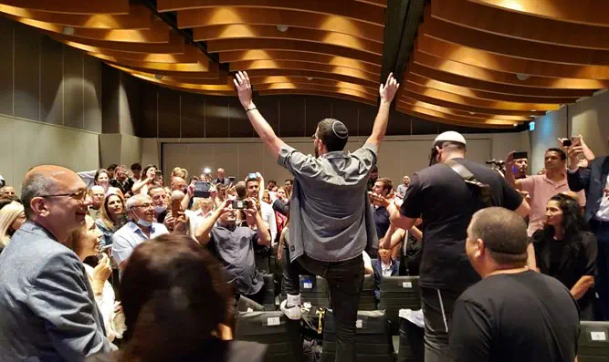 Watch: Israeli singer Hanan Ben Ari holds mini-concert in bomb shelter ...