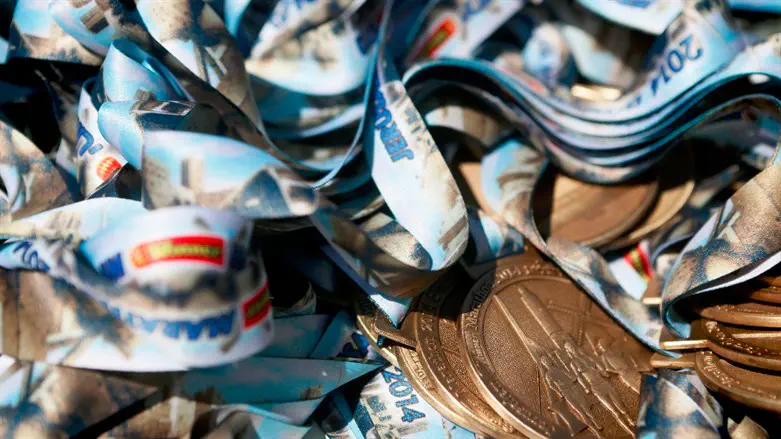 Israeli swimmer wins silver medal in Qatar, crowd boos | Israel ...