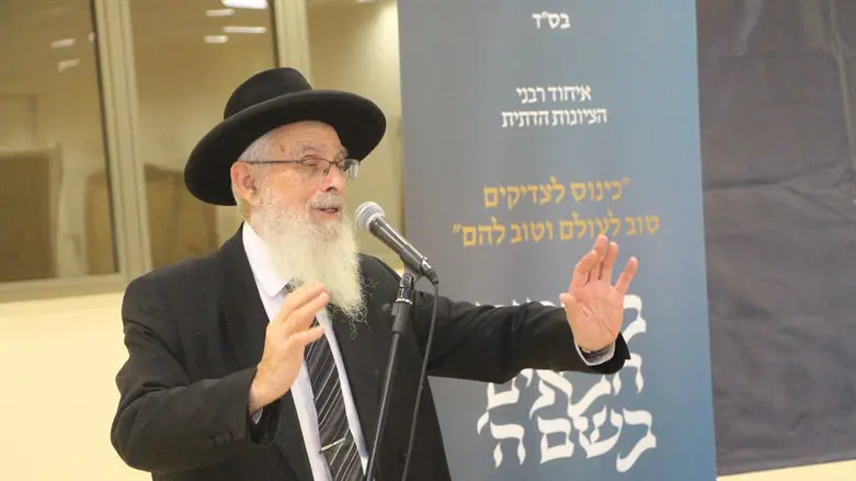 Rabbi Ya'akov Ariel on Light Rail: 'No need for it on Shabbat' | Israel ...