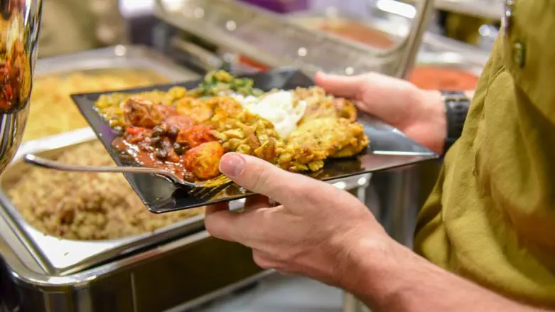 IDF soldiers served food which did not receive kashrut approval ...