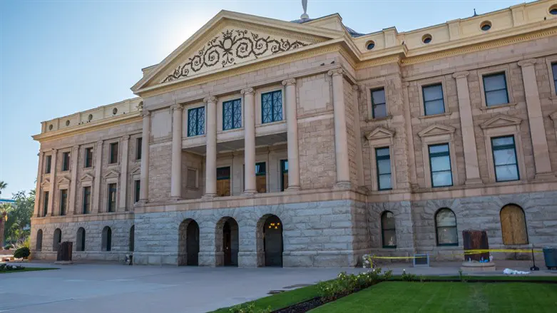 Feds find Arizona school board failed to stop antisemitic harassment ...