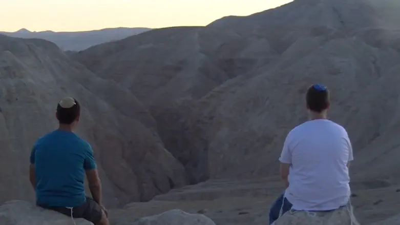 Sefas Tamim: The Emes parasha sheet | Israel National News