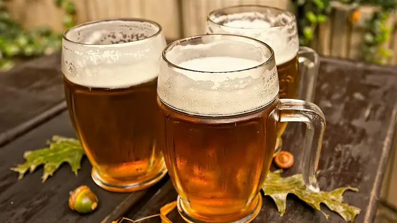 Haredi man pays for 83K NIS of beer and pizza being sold on Passover ...