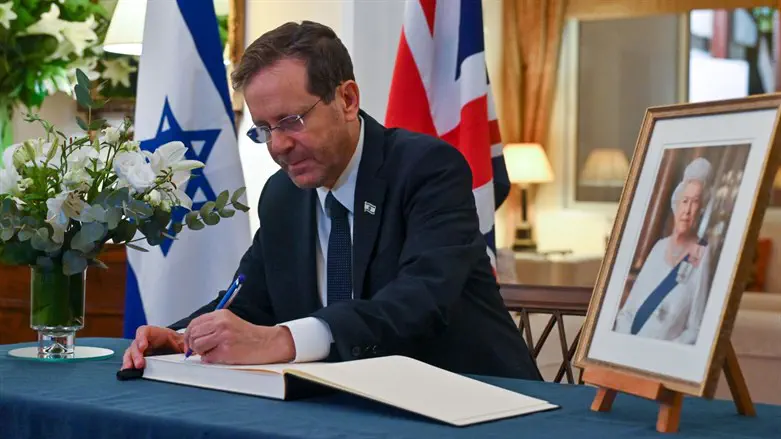 Israeli President signs condolence book for Queen Elizabeth | Israel ...