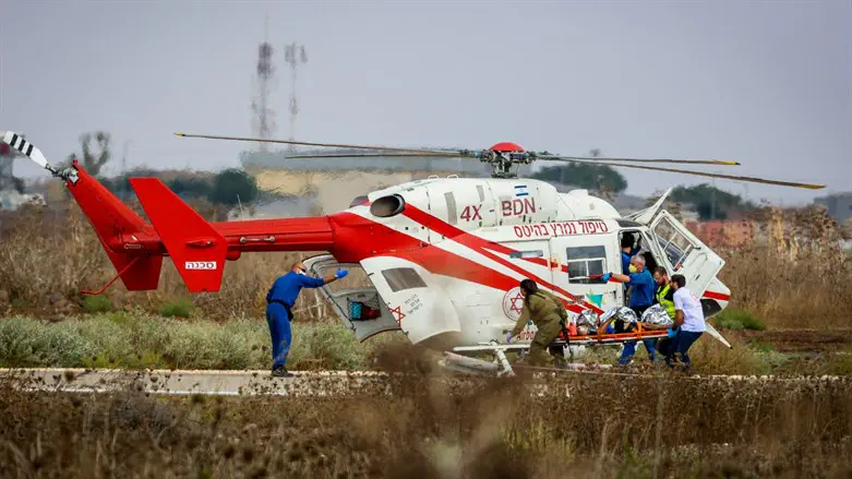 IDF opens fire on suspects along Syrian border, 1 wounded | Israel ...