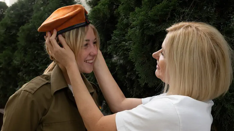IDF lone soldiers from Ukraine reunited with their families for Rosh ...