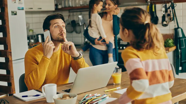 Watch: 'Bored' children interrupt live interview | Israel National News