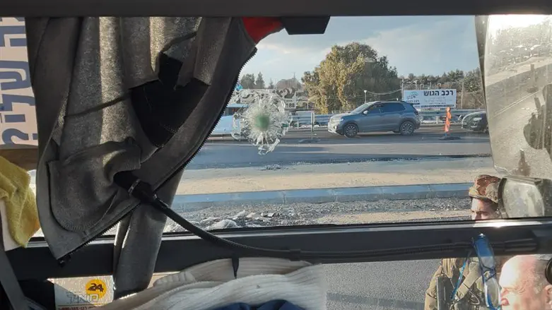 Shots fired towards bus in Gush Etzion, no injuries | Israel National News