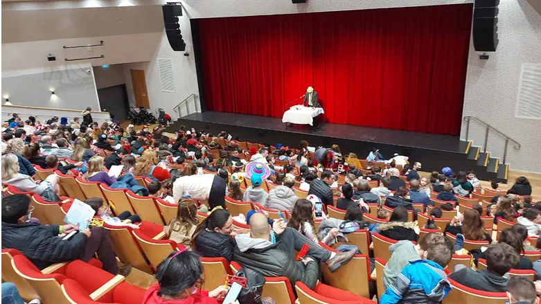Tens of thousands expected to join Tzohar Megilla readings | Israel ...