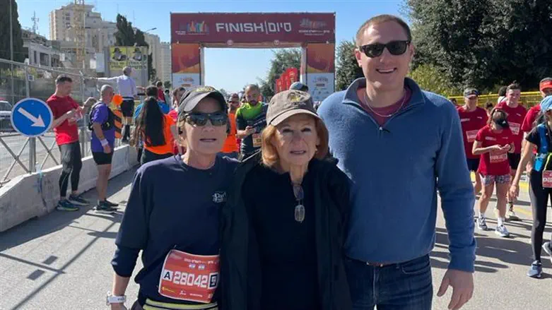 Mark Levin lauds wife Julie’s fundraising run in Jerusalem half ...