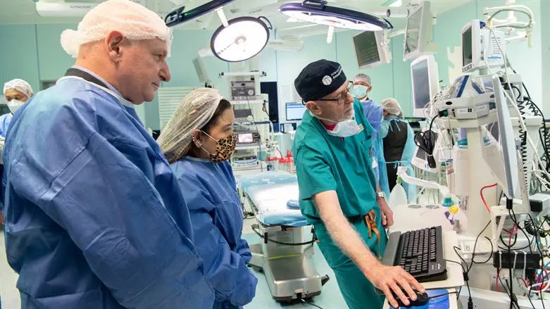 Hadassah Medical Center hosts Princess of Thailand | Israel National News