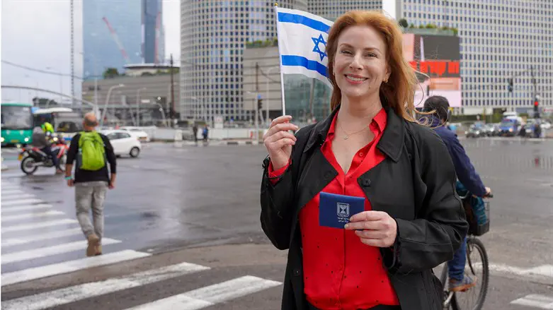 Hollywood actress makes Aliyah | Israel National News
