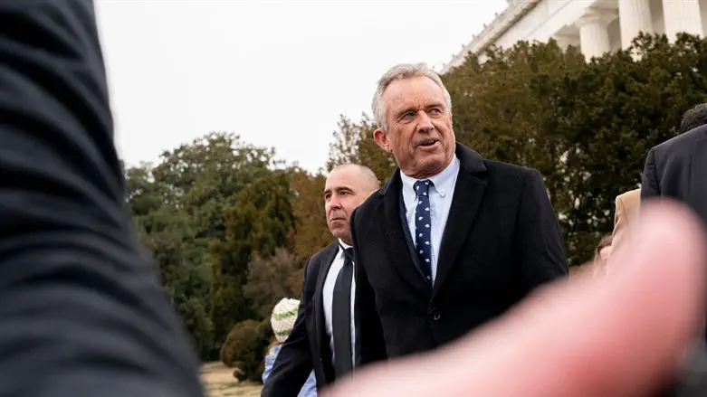 Democrats call to disinvite RFK Jr. from testifying to Congress ...