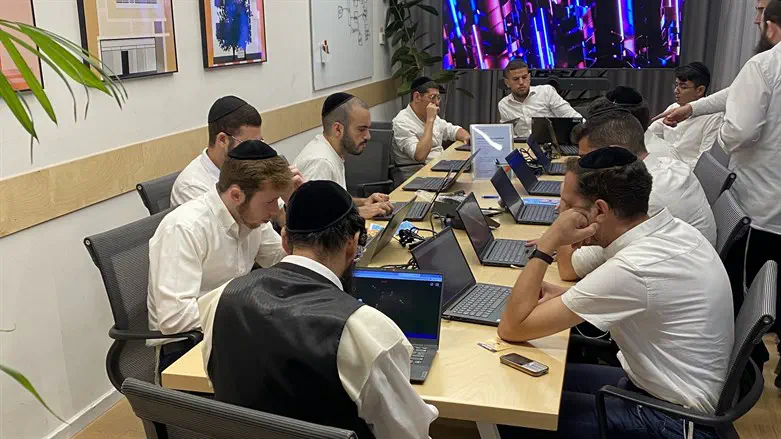 Lower birthrates and increased use of Internet in haredi sector ...