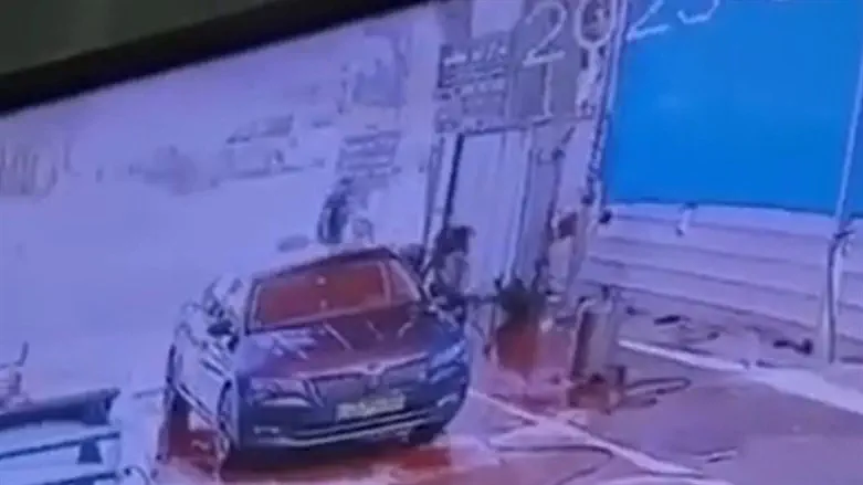 Video: Footage of the deadly shooting attack in Huwara | Israel ...
