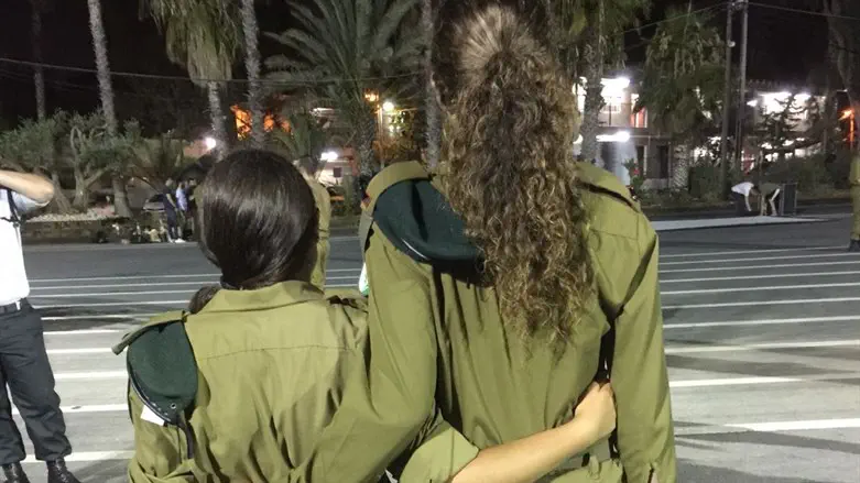 New program offers support to religious young women in the IDF | Israel ...