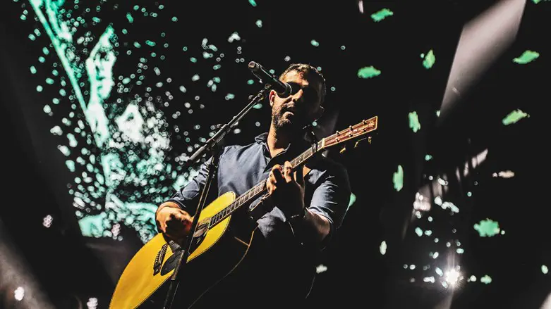 Video: Ishay Ribo performs at Madison Square Garden | Israel National News