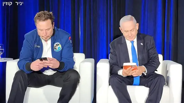 Israeli journalist's picture makes Elon Musk smile | Israel National News