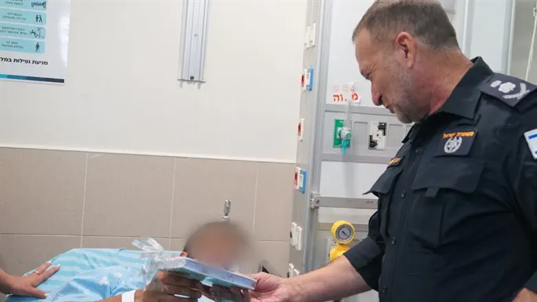 Wounded officer: 'They evacuated us amid the combat, I will continue to ...