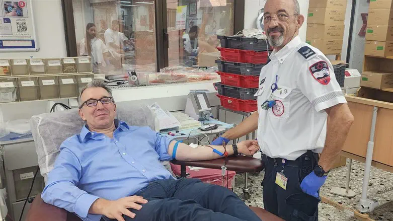 As part of war effort: British ambassador donates blood | Israel ...