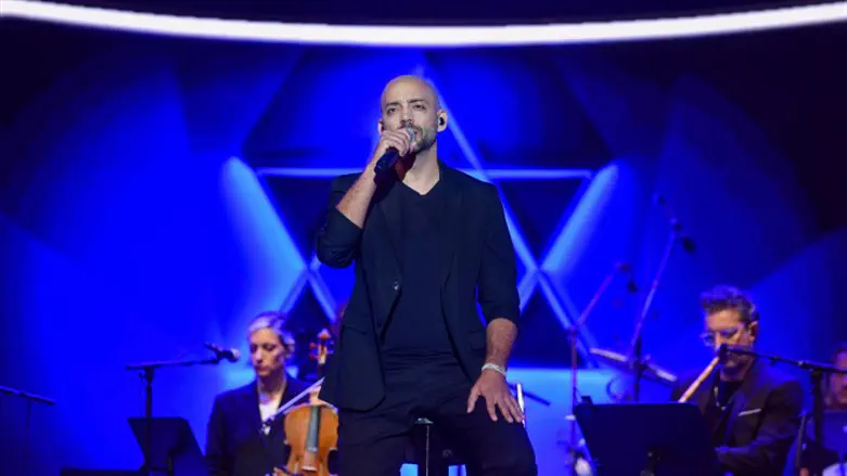 Watch: Singer-songwriter Idan Raichel pays tribute to freed hostages ...