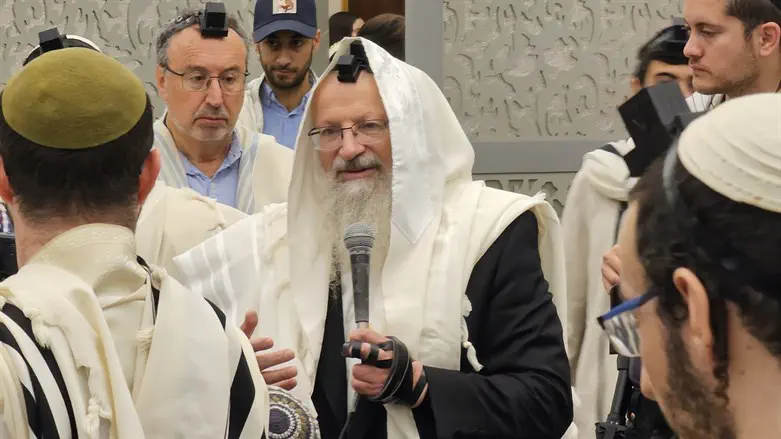 Watch live: Rabbi Shmuel Eliyahu leads Hanukkah prayers with music and ...