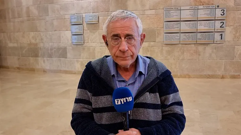 Middle East expert to Arutz Sheva: 'Only solution for Palestinians is ...