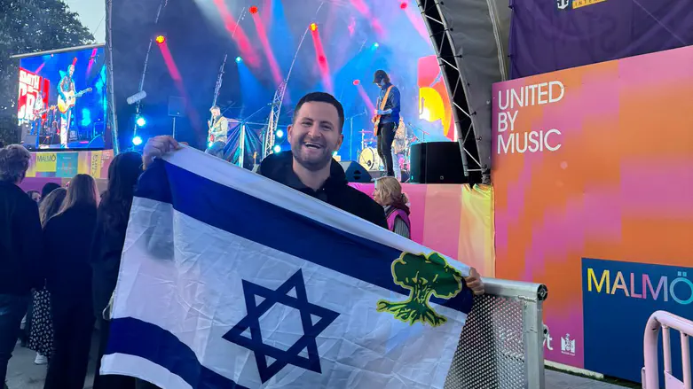 Israeli comedian detained in Malmo for waving Israeli flag | Israel ...