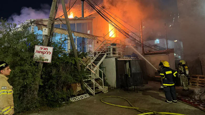 Fire engulfs well-known Jerusalem restaurant | Israel National News