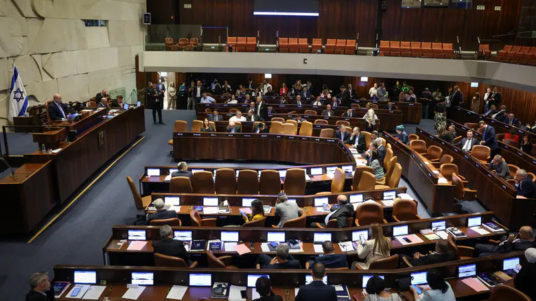 Knesset approves first reading of bill raising retirement age for IDF ...