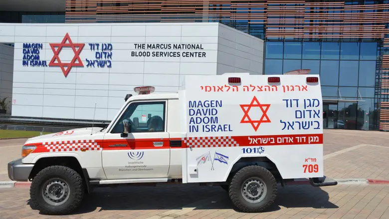 Munich Jewish community donates new bulletproof ambulance to MDA ...
