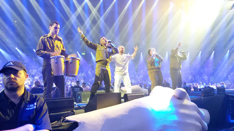 Omer Adam joins Special in Uniform band for emotional performance ...