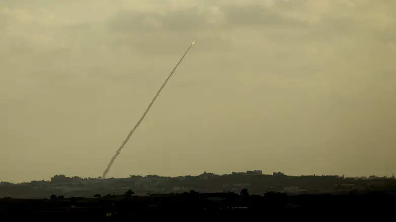 Explosion heard in Tel Aviv as projectile from Lebanon strikes open ...