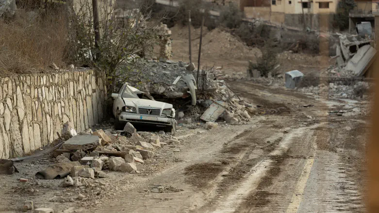 In photos: Arutz Sheva photographer captures destruction and combat in ...