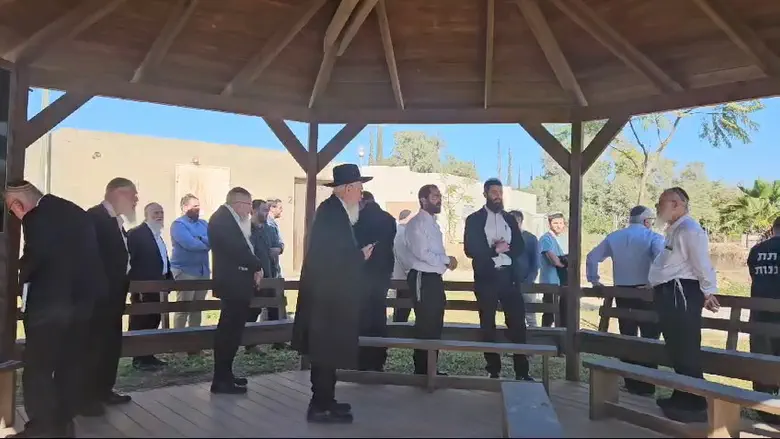 Watch: Rabbi Yaakov Ariel recites Kaddish prayer in Nir Oz | Israel ...