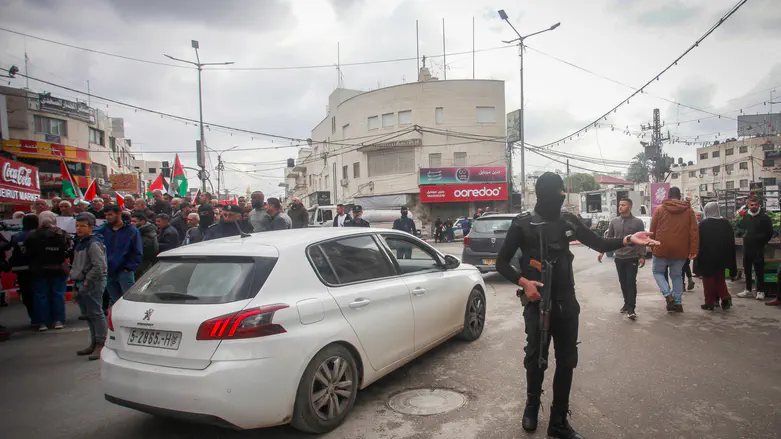 Hamas and Fatah trade accusations amid PA operation in Jenin | Israel ...