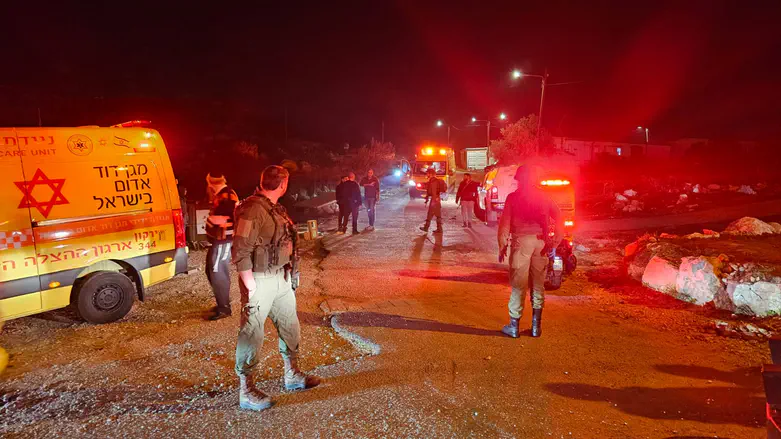 Unusual incident in Samaria: Two Israelis shot by police officer and ...