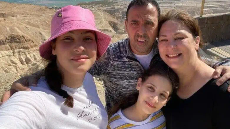 Eli receives horrific news: His wife and daughters were murdered ...