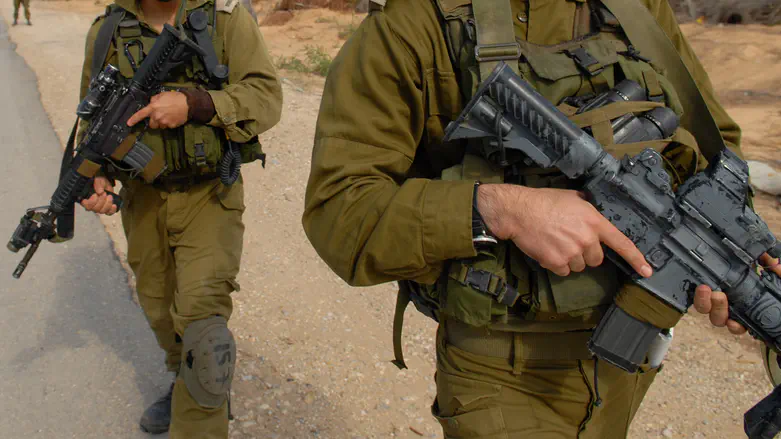 ISA orders soldier's weapon confiscated | Israel National News