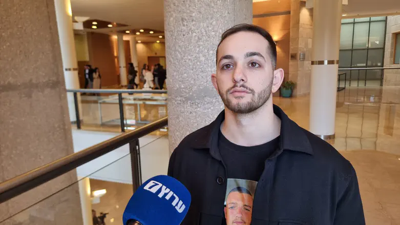 Hostage's brother: 'Bar is alive, we pray and are doing all we can to ...