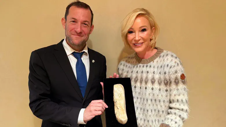 Senior Trump advisor to Yossi Dagan: 'I will hang the Samaria mezuzah ...