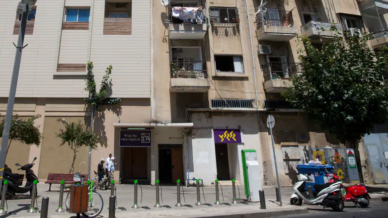 Defense Minister on Galei Tzahal radio station: Status quo cannot ...