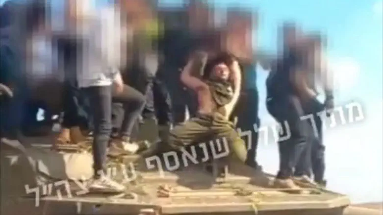 Disturbing images: The moment Matan Angrest was kidnapped from his tank ...