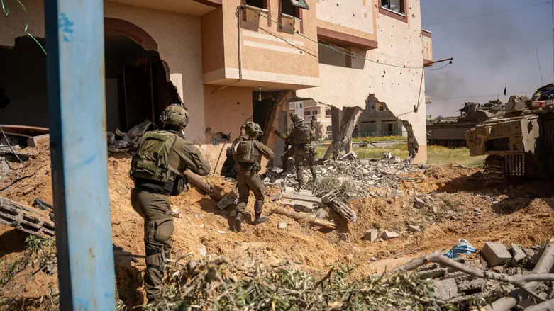 After months in the north: Golani Brigade returns to Gaza Strip ...