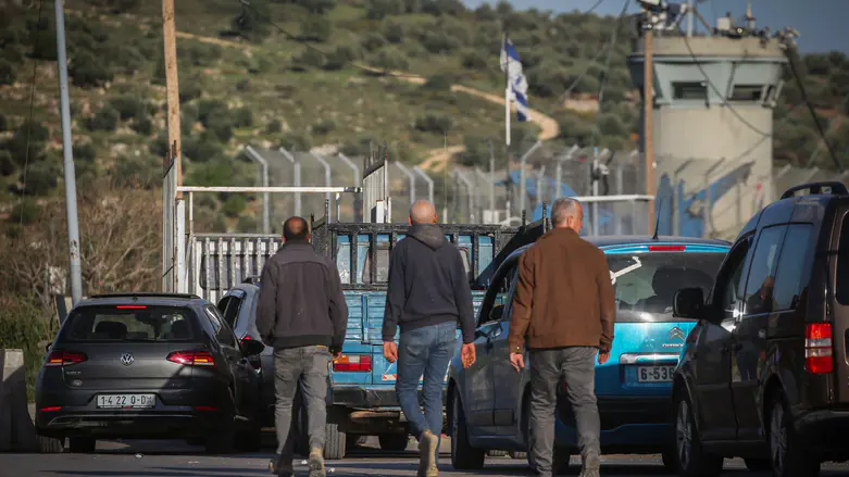 Footage from Shechem: Undercover Israeli forces surprise most wanted ...