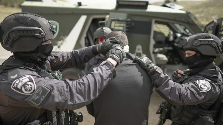 Suspect arrested for running over Yasam officer | Israel National News