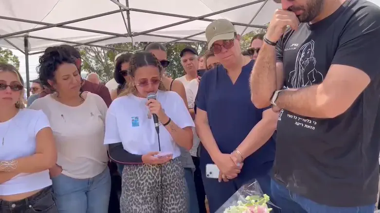 Romi at her friend's grave: 'In captivity I tried to convince myself ...