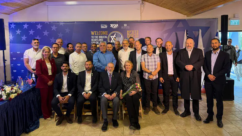 Historic first: Amb. Huckabee visits ancient Shiloh | Israel National News