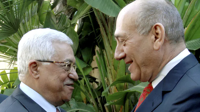 Ehud Olmert lobbies for Abbas instead of Israel | Israel National News