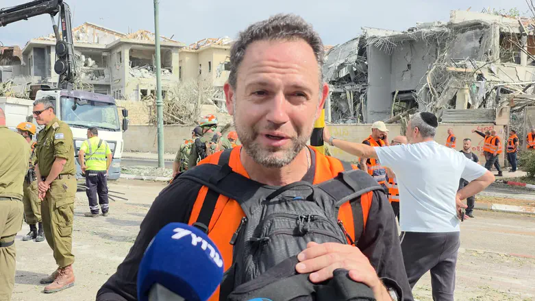 Ness Ziona Rescue Unit: 'We rescued children from protected room, it ...